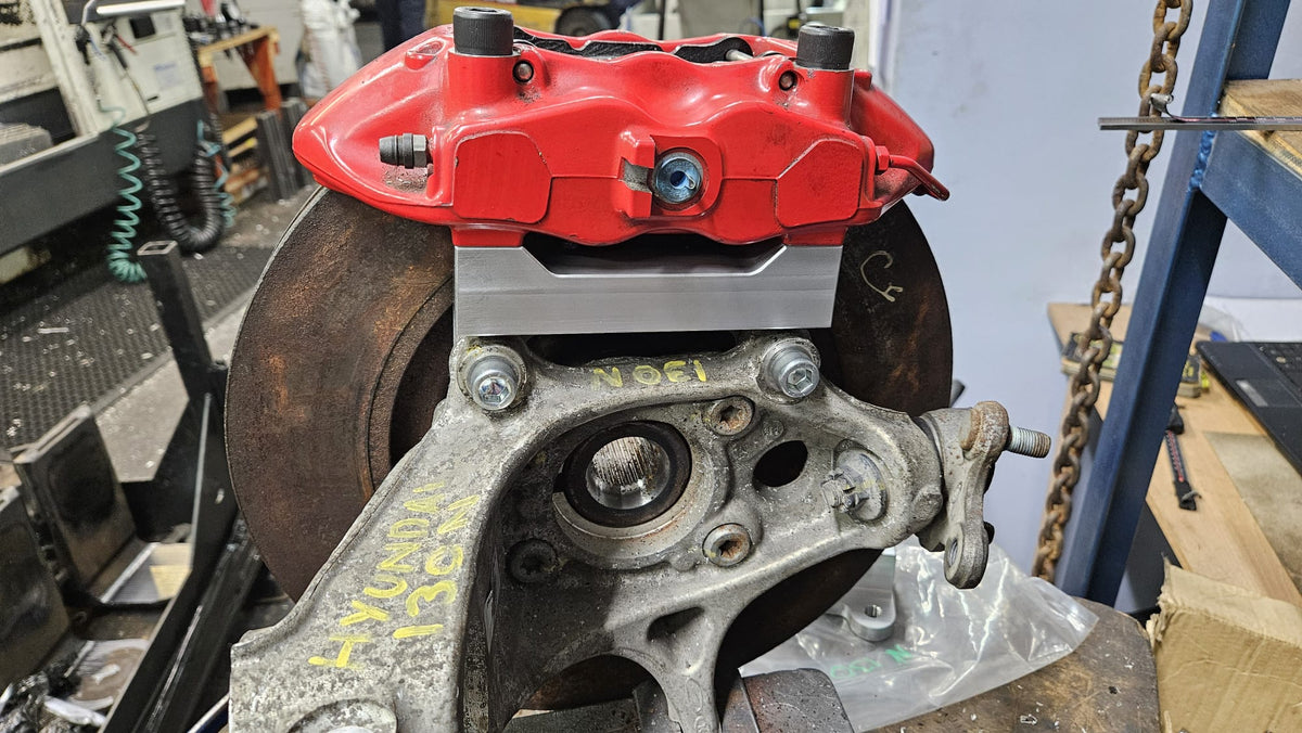 Hyundai i30N RenaultSport Brembo caliper fitting kit – FreakyParts